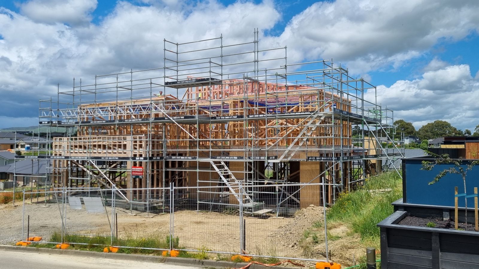 Safe Edge - Edge Protection | Scaffolding | Palmerston North | New ...